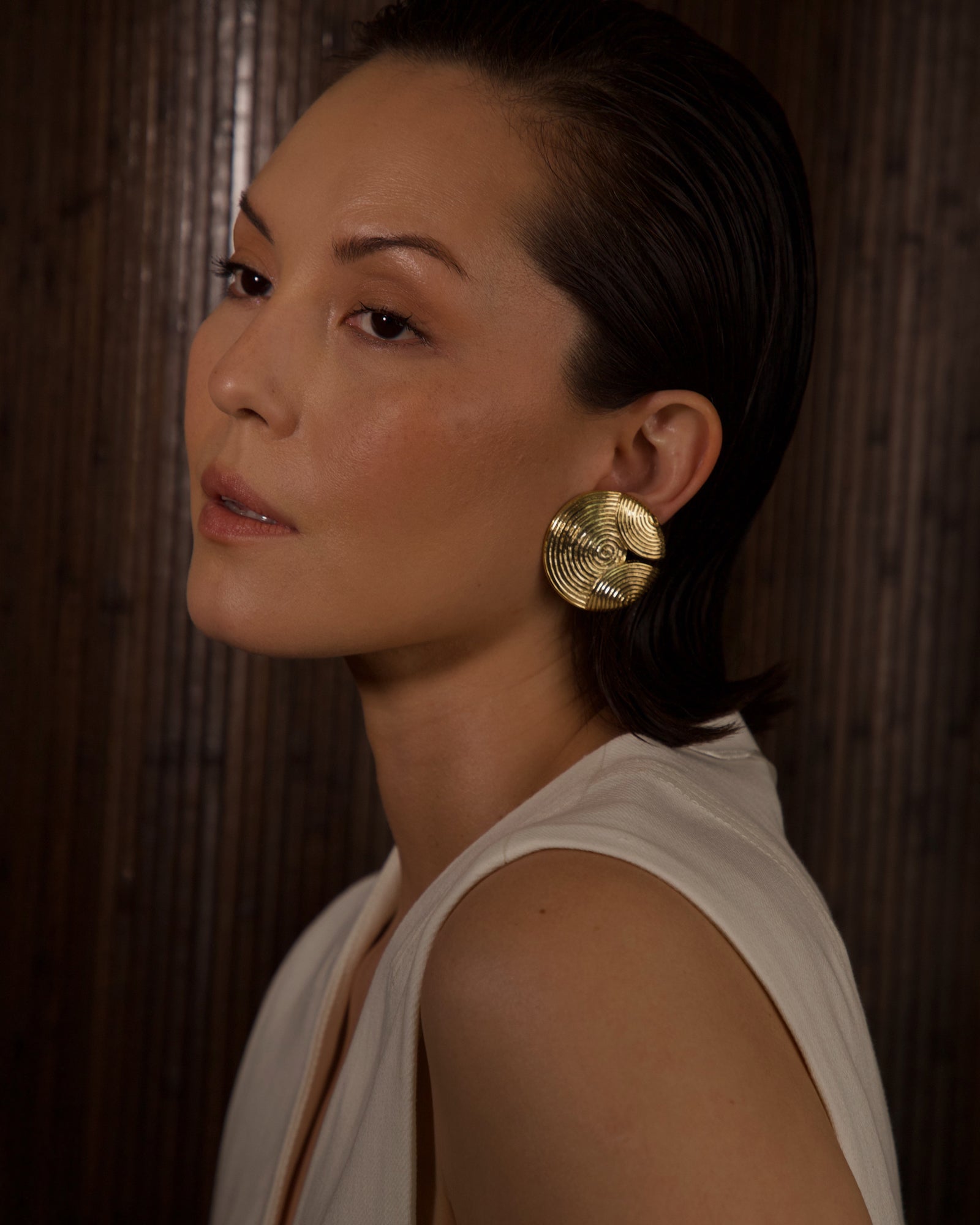 Vintage Textured Gold Disc Clip Ons – Julia Vaughn